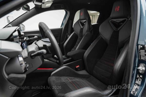 Alfa Romeo Junior 2025 in Tallinn, with an engine capacity of 1.20 L and mileage of 10 thousand km for 29500 €, photo 8 on AUTOMOTO.COM.LV