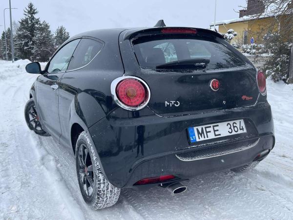 Black Alfa Romeo Mito 2010 in Vilnius, with an engine capacity of 1.40 L and mileage of 180 thousand km for 4600 €, photo 3 on AUTOMOTO.COM.LV
