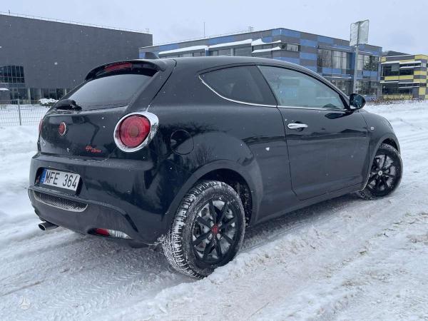 Black Alfa Romeo Mito 2010 in Vilnius, with an engine capacity of 1.40 L and mileage of 180 thousand km for 4600 €, photo 4 on AUTOMOTO.COM.LV