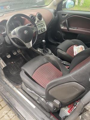 Black Alfa Romeo Mito 2009 in Vilnius, with an engine capacity of 1.40 L and mileage of 163 thousand km for 700 €, photo 6 on AUTOMOTO.COM.LV