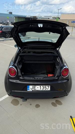 Black Alfa Romeo Mito 2009 in Riga, with an engine capacity of 1.60 L and mileage of 201 thousand km for 2650 €, photo 5 on AUTOMOTO.COM.LV