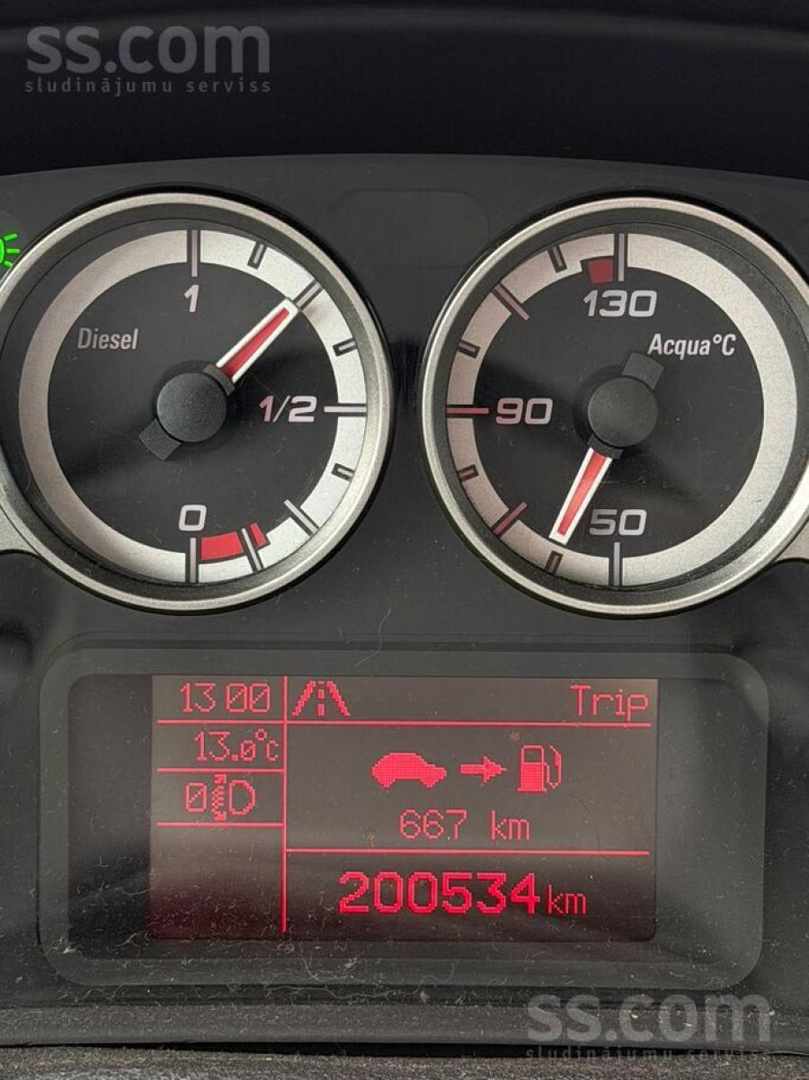 Black Alfa Romeo Mito 2009 in Riga, with an engine capacity of 1.60 L and mileage of 201 thousand km for 2650 €, photo 11 on AUTOMOTO.COM.LV