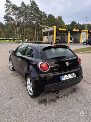 Black Alfa Romeo Mito 2011 in Kaunas, with an engine capacity of 1.25 L and mileage of 181 thousand km for 1500 €, photo 5 on AUTOMOTO.COM.LV