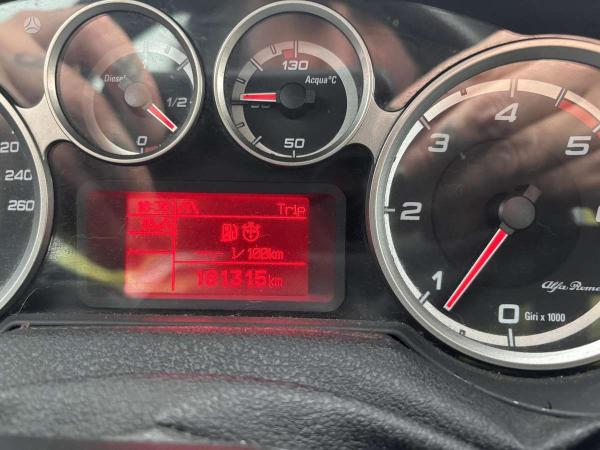 Black Alfa Romeo Mito 2011 in Kaunas, with an engine capacity of 1.25 L and mileage of 181 thousand km for 1500 €, photo 7 on AUTOMOTO.COM.LV