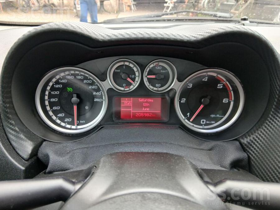 Melns Alfa Romeo Mito 2012 Ogre, ar dzinēja tilpumu 1.30 L un nobraukumu 206 tūkst. km par 3200 €, foto 15 vietnē AUTOMOTO.COM.LV