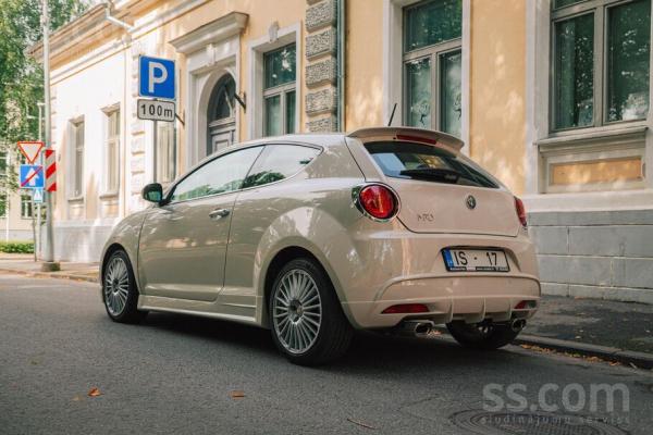 Grey Alfa Romeo Mito 2009 in Valmiera, with an engine capacity of 1.40 L and mileage of 0 thousand km for 5590 €, photo 4 on AUTOMOTO.COM.LV
