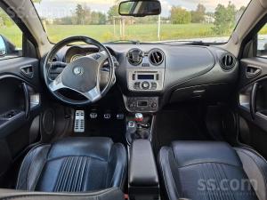 Sarkans Alfa Romeo Mito 2009 Rīga, ar dzinēja tilpumu 1.60 L un nobraukumu 192 tūkst. km par 3000 €, foto 10 vietnē AUTOMOTO.COM.LV