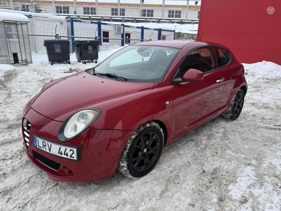 Sarkans Alfa Romeo Mito 2009 Viļņa, ar dzinēja tilpumu 1.25 L un nobraukumu 215 tūkst. km par 1750 €, foto 1 vietnē AUTOMOTO.COM.LV