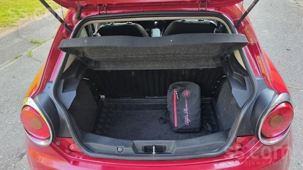 Sarkans Alfa Romeo Mito 2009 Jēkabpils, ar dzinēja tilpumu 1.40 L un nobraukumu 213 tūkst. km par 3200 €, foto 6 vietnē AUTOMOTO.COM.LV