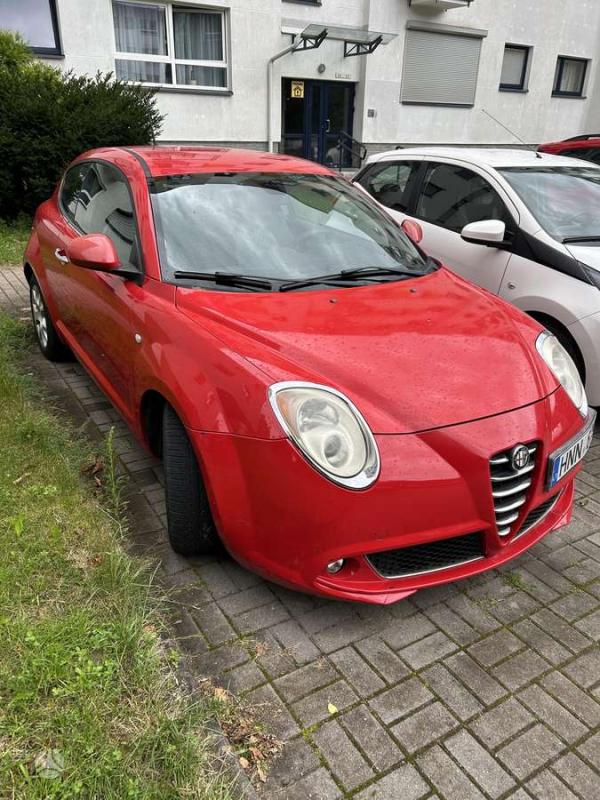 Red Alfa Romeo Mito 2009 in Vilnius, with an engine capacity of 1.25 L and mileage of 163 thousand km for 1550 €, photo 2 on AUTOMOTO.COM.LV