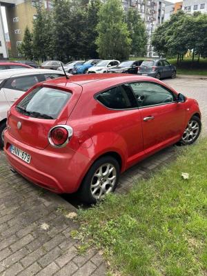 Red Alfa Romeo Mito 2009 in Vilnius, with an engine capacity of 1.25 L and mileage of 163 thousand km for 1550 €, photo 4 on AUTOMOTO.COM.LV