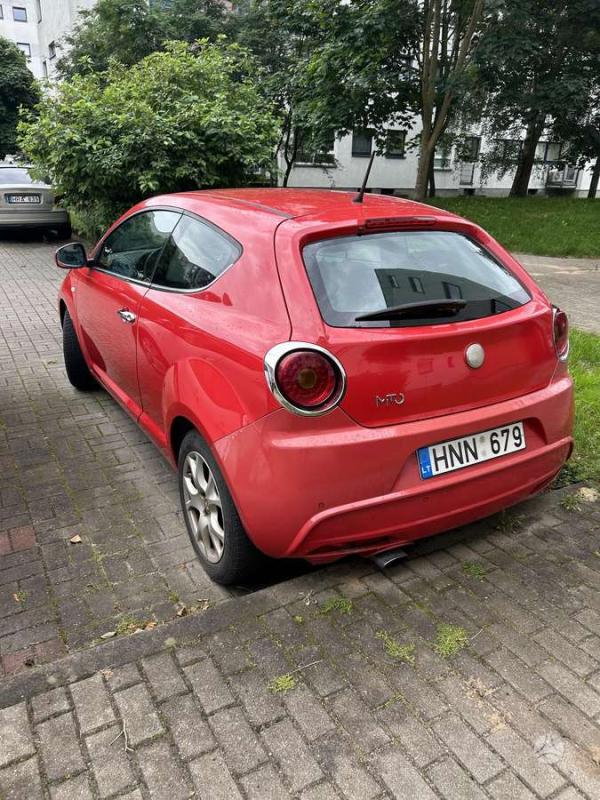 Red Alfa Romeo Mito 2009 in Vilnius, with an engine capacity of 1.25 L and mileage of 163 thousand km for 1550 €, photo 4 on AUTOMOTO.COM.LV