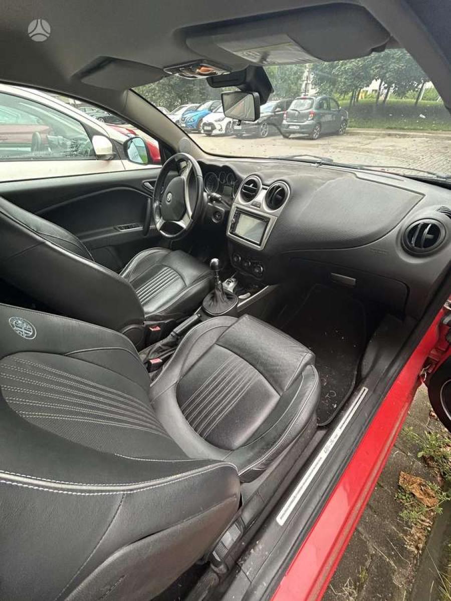 Red Alfa Romeo Mito 2009 in Vilnius, with an engine capacity of 1.25 L and mileage of 163 thousand km for 1550 €, photo 6 on AUTOMOTO.COM.LV
