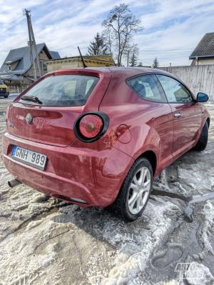 Red Alfa Romeo Mito 2011 in Kaunas, with an engine capacity of 1.40 L and mileage of 194 thousand km for 1500 €, photo 3 on AUTOMOTO.COM.LV