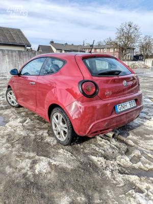 Red Alfa Romeo Mito 2011 in Kaunas, with an engine capacity of 1.40 L and mileage of 194 thousand km for 1500 €, photo 4 on AUTOMOTO.COM.LV