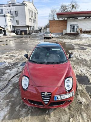 Red Alfa Romeo Mito 2011 in Kaunas, with an engine capacity of 1.40 L and mileage of 194 thousand km for 1500 €, photo 5 on AUTOMOTO.COM.LV