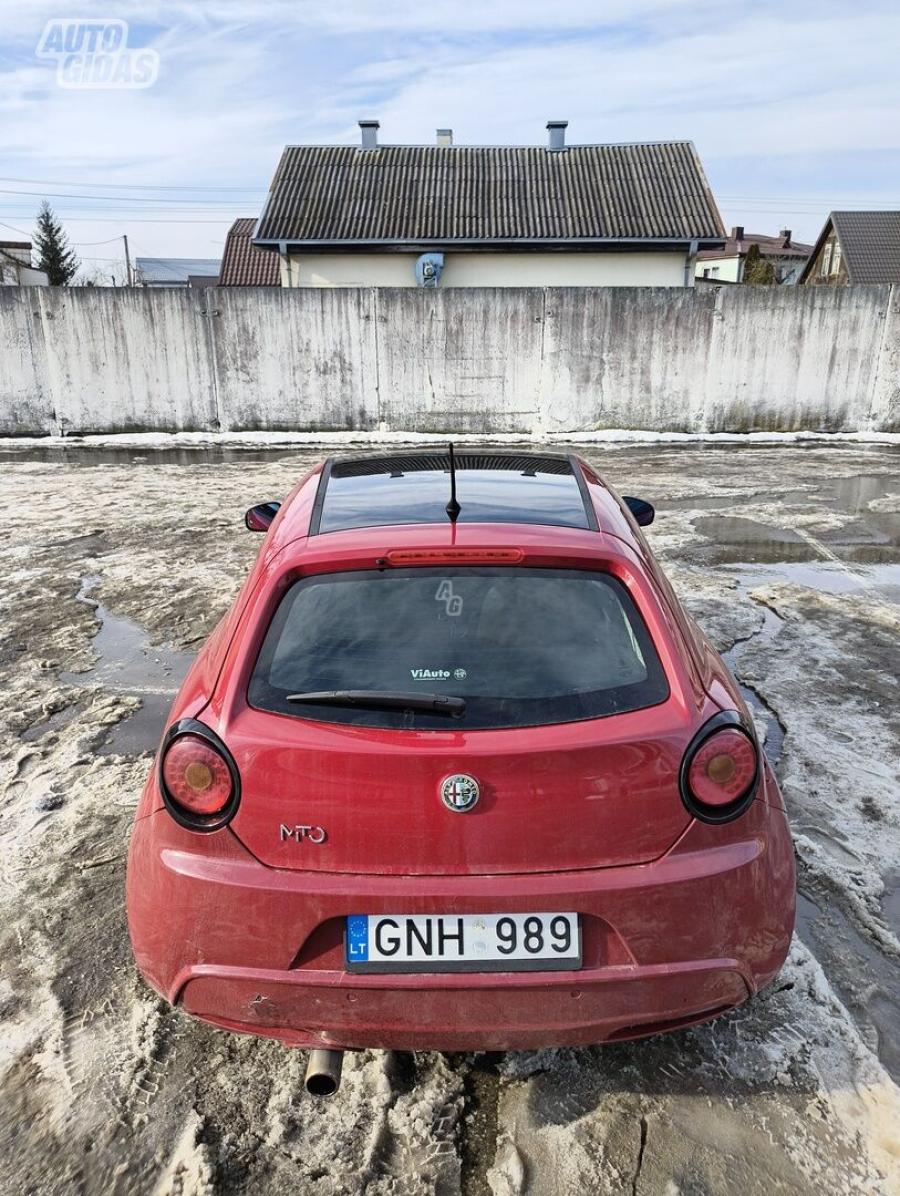 Red Alfa Romeo Mito 2011 in Kaunas, with an engine capacity of 1.40 L and mileage of 194 thousand km for 1500 €, photo 6 on AUTOMOTO.COM.LV