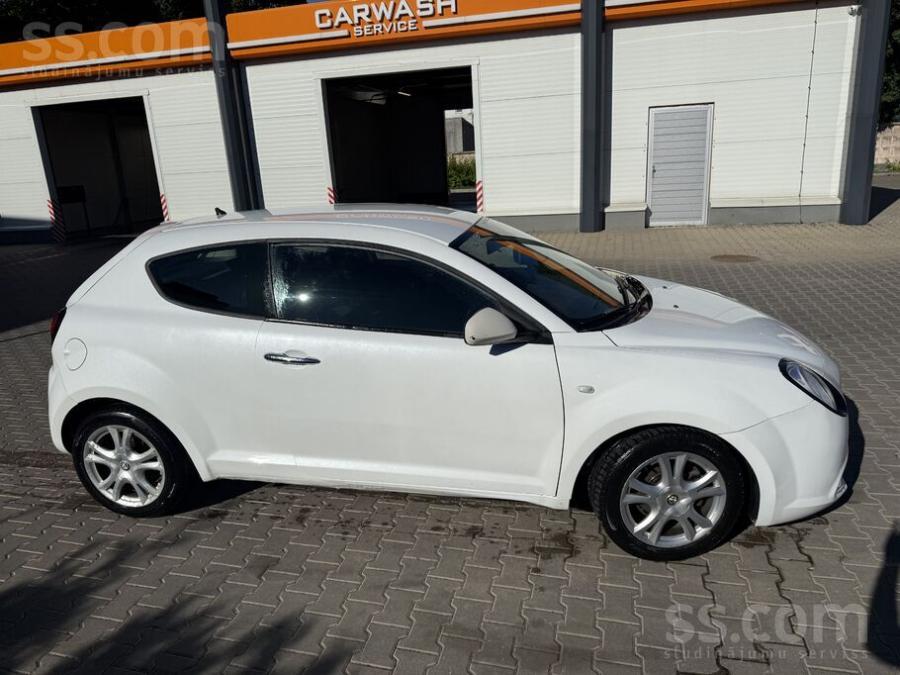 White Alfa Romeo Mito 2010 in Riga, with an engine capacity of 1.30 L and mileage of 153 thousand km for 2200 €, photo 5 on AUTOMOTO.COM.LV