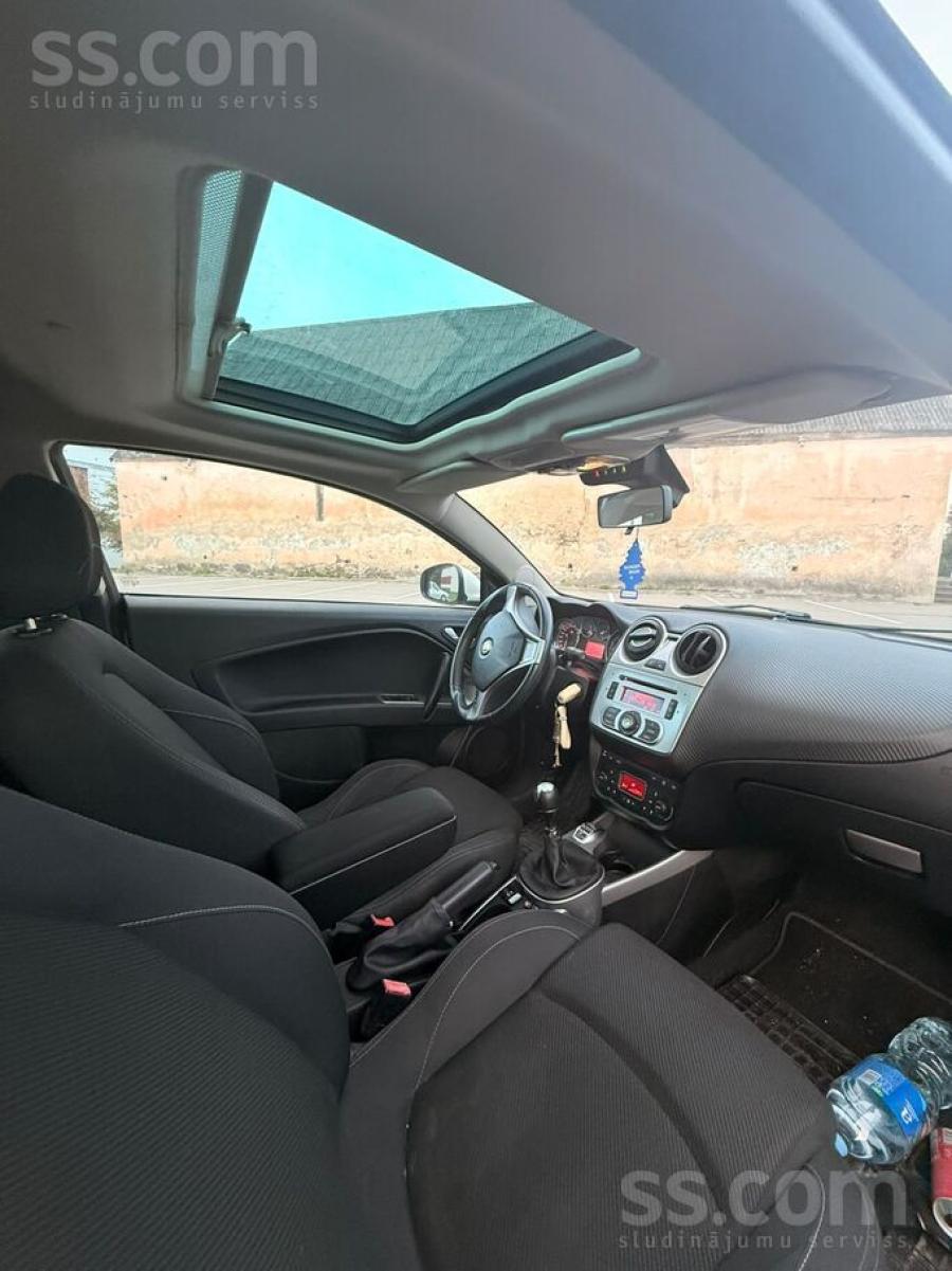 White Alfa Romeo Mito 2011 in Bauska, with an engine capacity of 1.30 L and mileage of 298 thousand km for 1900 €, photo 5 on AUTOMOTO.COM.LV