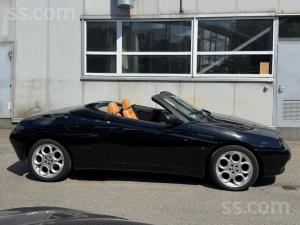 Black Alfa Romeo Spider 1999 in Riga, with an engine capacity of 3.00 L and mileage of 135 thousand km for 11900 €, photo 5 on AUTOMOTO.COM.LV