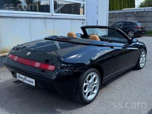 Black Alfa Romeo Spider 1999 in Riga, with an engine capacity of 3.00 L and mileage of 135 thousand km for 11900 €, photo 6 on AUTOMOTO.COM.LV
