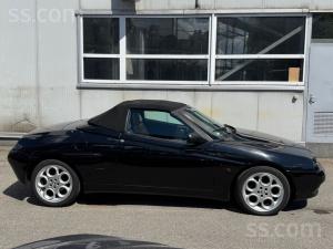 Black Alfa Romeo Spider 1999 in Riga, with an engine capacity of 3.00 L and mileage of 135 thousand km for 11900 €, photo 9 on AUTOMOTO.COM.LV