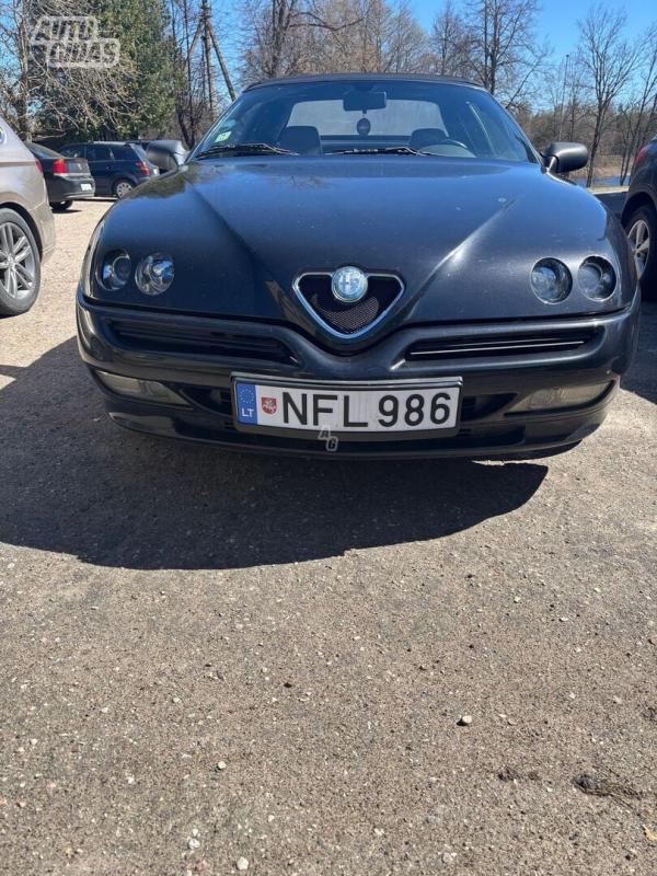 Melns Alfa Romeo Spider 2001 Viļņa, ar dzinēja tilpumu 2.00 L un nobraukumu 147 tūkst. km par 3999 €, foto 5 vietnē AUTOMOTO.COM.LV