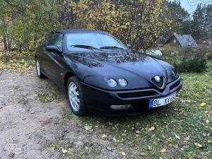 Black Alfa Romeo Spider 2001 in Vilnius, with an engine capacity of 2.00 L and mileage of 147 thousand km for 3999 €, photo 23 on AUTOMOTO.COM.LV