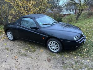 Black Alfa Romeo Spider 2001 in Vilnius, with an engine capacity of 2.00 L and mileage of 147 thousand km for 3999 €, photo 27 on AUTOMOTO.COM.LV