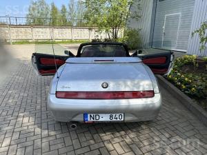 Pelēks Alfa Romeo Spider 2000 Rīga, ar dzinēja tilpumu 1.80 L un nobraukumu 135 tūkst. km par 5300 €, foto 7 vietnē AUTOMOTO.COM.LV