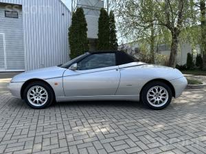 Pelēks Alfa Romeo Spider 2000 Rīga, ar dzinēja tilpumu 1.80 L un nobraukumu 135 tūkst. km par 5200 €, foto 3 vietnē AUTOMOTO.COM.LV
