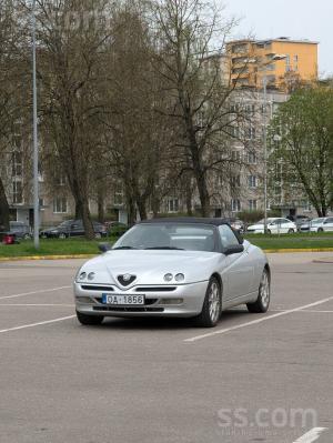 Серый Альфа Ромео Спайдер 2001 в Рига, объемом двигателя 2.00 л и пробегом 170 тыс. км за 5000 €, фото  на AUTOMOTO.COM.LV