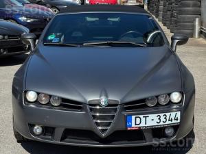 Grey Alfa Romeo Spider 2010 in Riga, with an engine capacity of 1.80 L and mileage of 149 thousand km for 5900 €, photo 2 on AUTOMOTO.COM.LV
