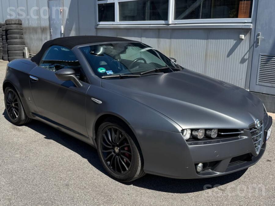 Grey Alfa Romeo Spider 2010 in Riga, with an engine capacity of 1.80 L and mileage of 149 thousand km for 5900 €, photo 3 on AUTOMOTO.COM.LV
