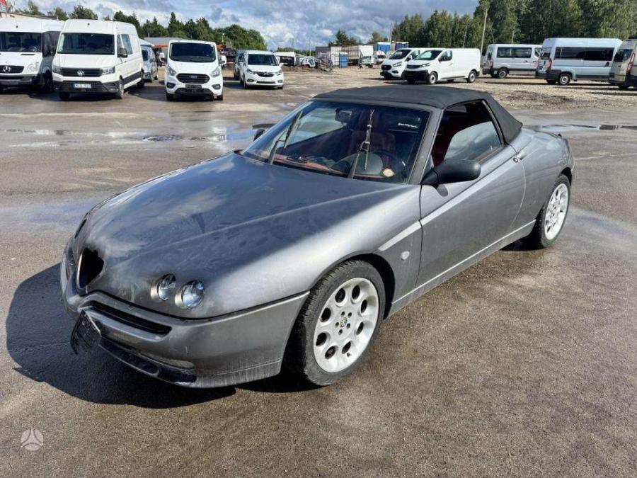 Grey Alfa Romeo Spider 1999 in Radviliskis, with an engine capacity of 2.96 L and mileage of 171 thousand km for 3150 €, photo 1 on AUTOMOTO.COM.LV