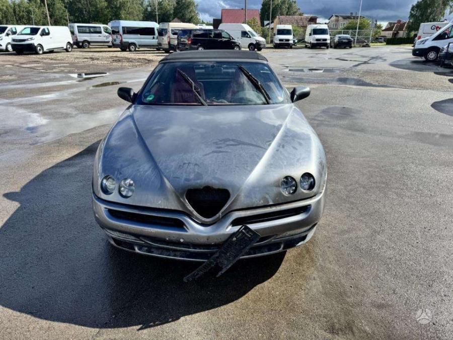 Grey Alfa Romeo Spider 1999 in Radviliskis, with an engine capacity of 2.96 L and mileage of 171 thousand km for 3150 €, photo 3 on AUTOMOTO.COM.LV