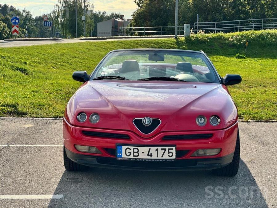 Sarkans Alfa Romeo Spider 1996 Rīga, ar dzinēja tilpumu 3.00 L un nobraukumu 228 tūkst. km par 10499 €, foto 6 vietnē AUTOMOTO.COM.LV