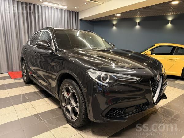 Black Alfa Romeo Stelvio 2018 in Riga, with an engine capacity of 2.00 L and mileage of 117 thousand km for 21900 €, photo 3 on AUTOMOTO.COM.LV