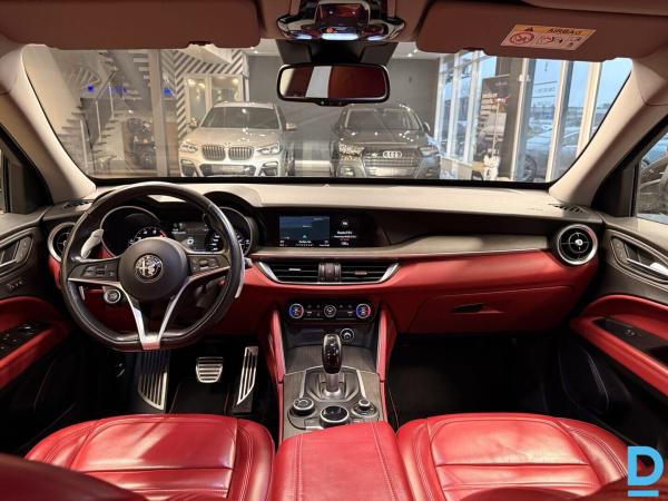 Black Alfa Romeo Stelvio 2018 in Marupe, with an engine capacity of 2.00 L and mileage of 117 thousand km for 21900 €, photo 8 on AUTOMOTO.COM.LV