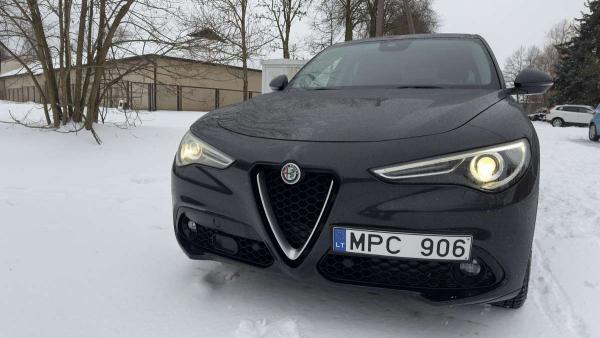 Black Alfa Romeo Stelvio 2018 in Panevezys, with an engine capacity of 2.14 L and mileage of 223 thousand km for 14300 €, photo 1 on AUTOMOTO.COM.LV