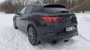 Melns Alfa Romeo Stelvio 2018 Panevēža, ar dzinēja tilpumu 2.14 L un nobraukumu 223 tūkst. km par 14300 €, foto 17 vietnē AUTOMOTO.COM.LV