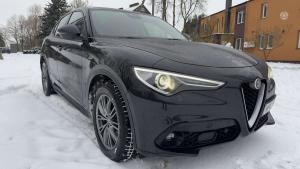 Melns Alfa Romeo Stelvio 2018 Panevēža, ar dzinēja tilpumu 2.14 L un nobraukumu 223 tūkst. km par 14300 €, foto 23 vietnē AUTOMOTO.COM.LV
