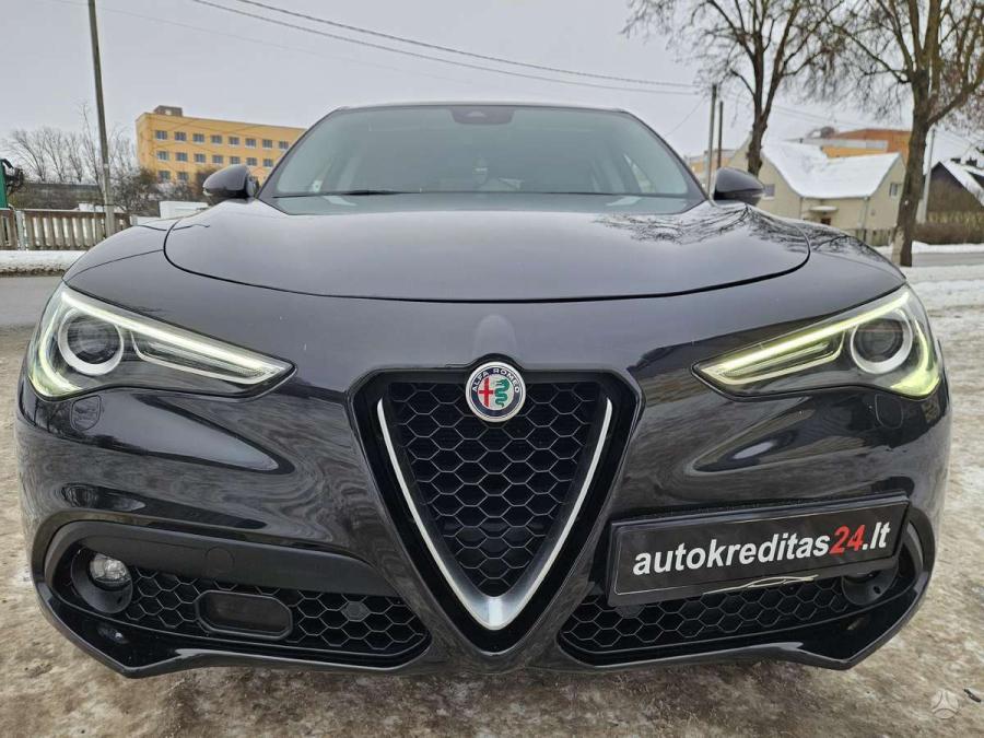 Melns Alfa Romeo Stelvio 2018 Šauļi, ar dzinēja tilpumu 2.14 L un nobraukumu 238 tūkst. km par 15950 €, foto 2 vietnē AUTOMOTO.COM.LV