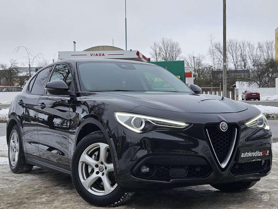 Melns Alfa Romeo Stelvio 2018 Šauļi, ar dzinēja tilpumu 2.14 L un nobraukumu 238 tūkst. km par 15950 €, foto 3 vietnē AUTOMOTO.COM.LV