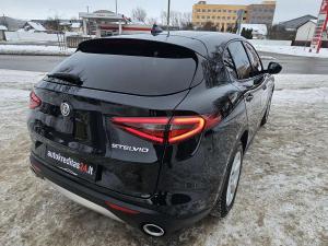 Melns Alfa Romeo Stelvio 2018 Šauļi, ar dzinēja tilpumu 2.14 L un nobraukumu 238 tūkst. km par 15950 €, foto 4 vietnē AUTOMOTO.COM.LV