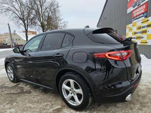 Melns Alfa Romeo Stelvio 2018 Šauļi, ar dzinēja tilpumu 2.14 L un nobraukumu 238 tūkst. km par 15950 €, foto 8 vietnē AUTOMOTO.COM.LV