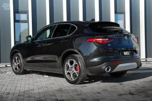 Melns Alfa Romeo Stelvio 2018 Viļņa, ar dzinēja tilpumu 2.10 L un nobraukumu 199 tūkst. km par 16000 €, foto 3 vietnē AUTOMOTO.COM.LV