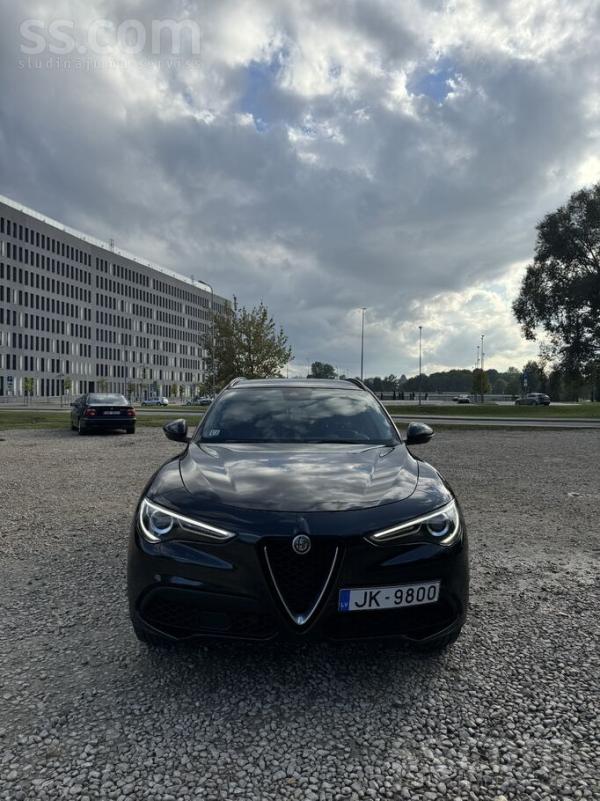 Melns Alfa Romeo Stelvio 2018 Liepāja, ar dzinēja tilpumu 2.00 L un nobraukumu 102 tūkst. km par 25000 €, foto 7 vietnē AUTOMOTO.COM.LV