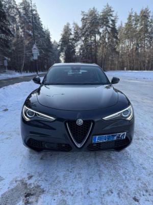 Melns Alfa Romeo Stelvio 2019 Viļņa, ar dzinēja tilpumu 2.00 L un nobraukumu 91 tūkst. km par 21750 €, foto  vietnē AUTOMOTO.COM.LV