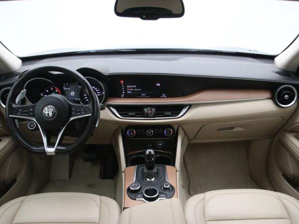 Black Alfa Romeo Stelvio 2019 in Vilnius, with an engine capacity of 2.20 L and mileage of 132 thousand km for 20999 €, photo 2 on AUTOMOTO.COM.LV